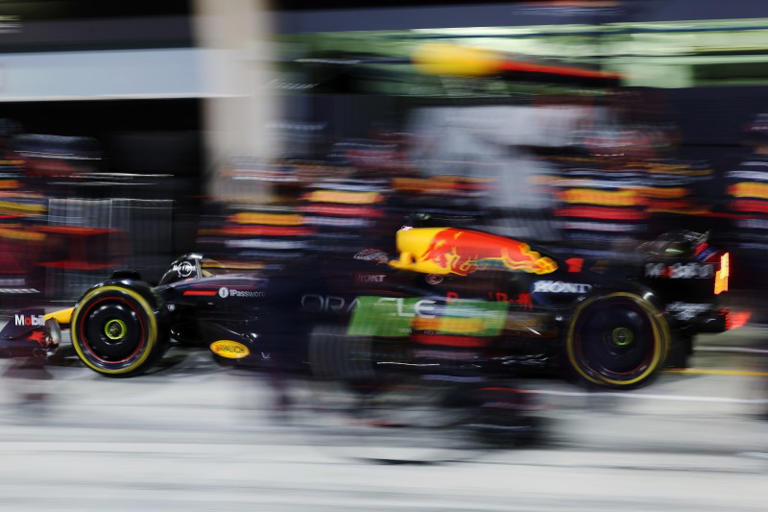 Here's what business leaders think about the STI drop after tariffs