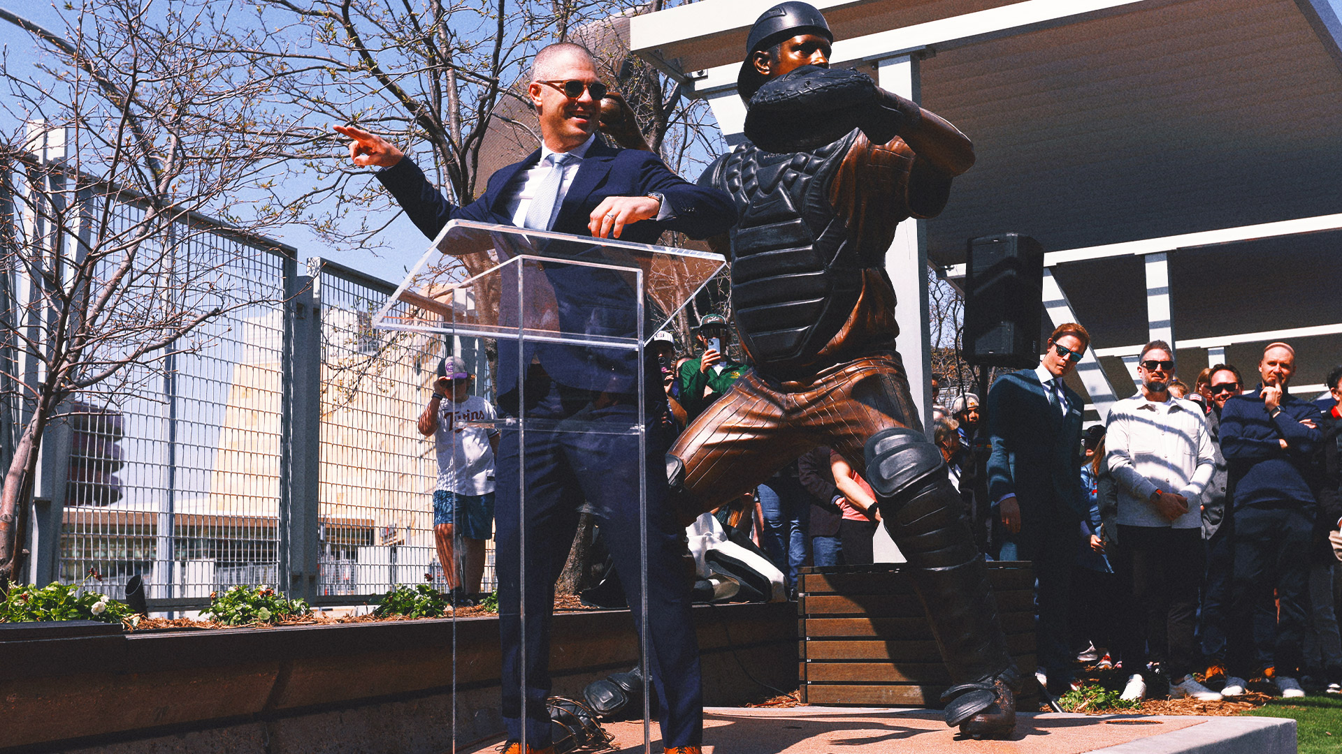 Last Night in Baseball: Hall of Famer Joe Mauer gets a statue