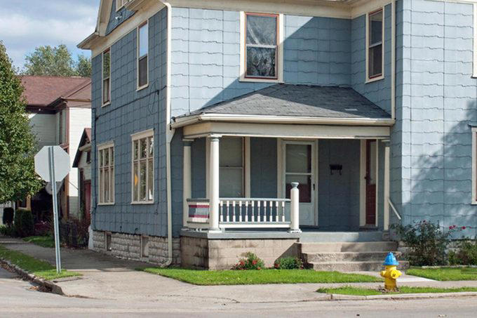 35 Things You’re Doing That Make Your House a Target for Burglars