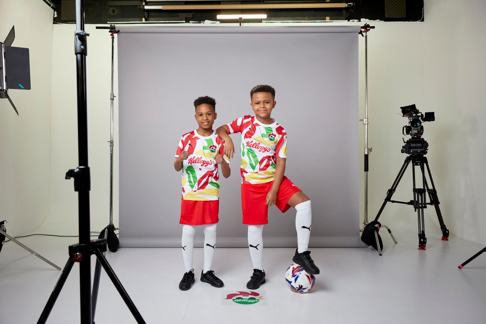 Coventry FC player, Ellis Simms, surprises young fans to mark return of ...