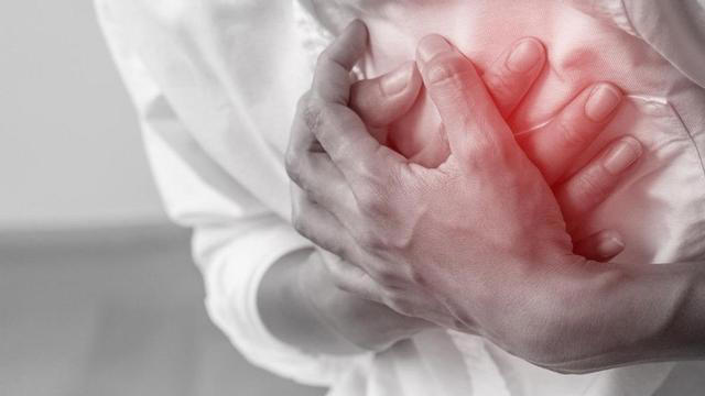 ¿Dolor de pecho o infarto? Aprende a diferenciarlos y cuándo acudir al ...