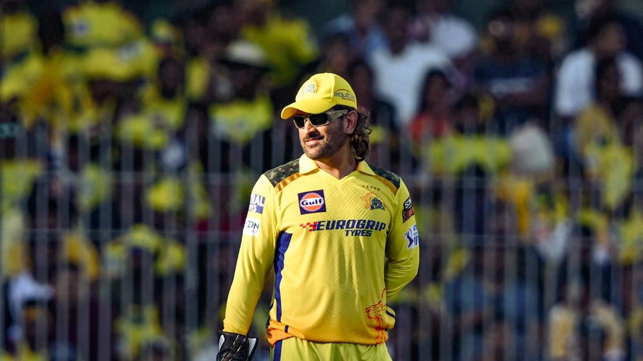Captain Cool hits 200 Dhoni sets new wicketkeeping record in IPL