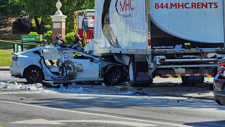 2 dead, 3 others in critical condition after vehicle crash in Midtown ...