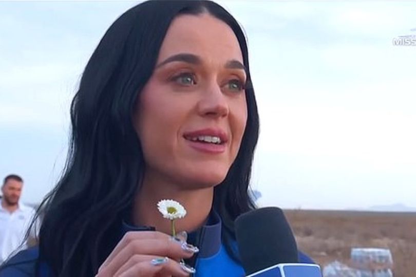 Incredible look on Katy Perry's daughter's face as she watches mum jet ...