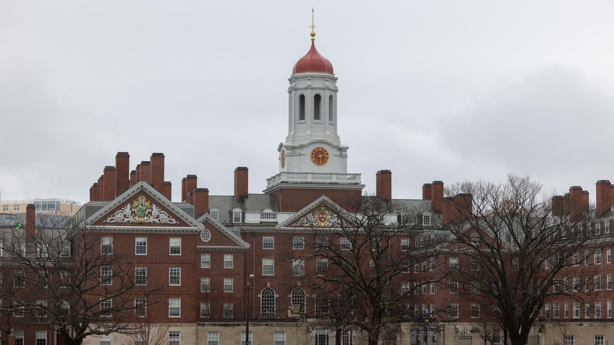 Harvard refuse de se plier aux injonctions de Trump, la Maison Blanche ...