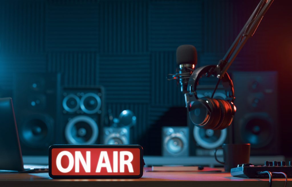 Legendary KROQ DJ “Jed the Fish” Dies from Lung Cancer