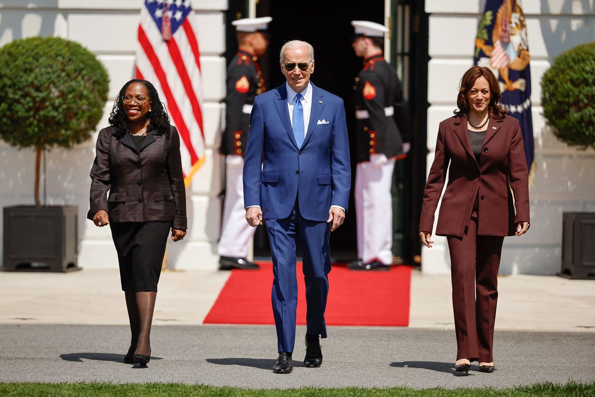 100 United States Trivia Questions to Test Your Patriotic Pals