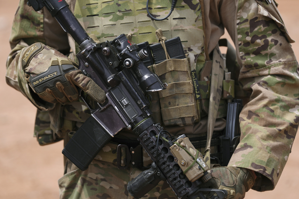 US Army to control land on Mexico border as part of base, migrants ...