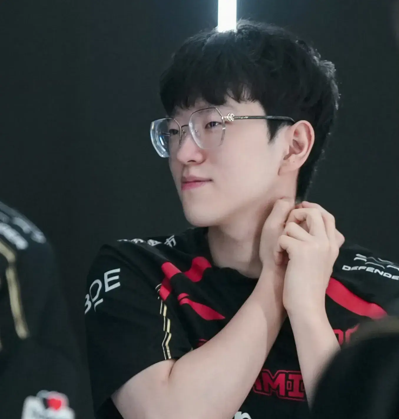 LPL还有强队吗？FPX化身水鬼，Ale沦为笑柄！二流中单竟成魔王