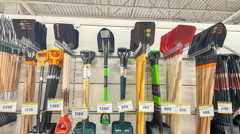 The Best Type Of Shovel For Digging Gravel