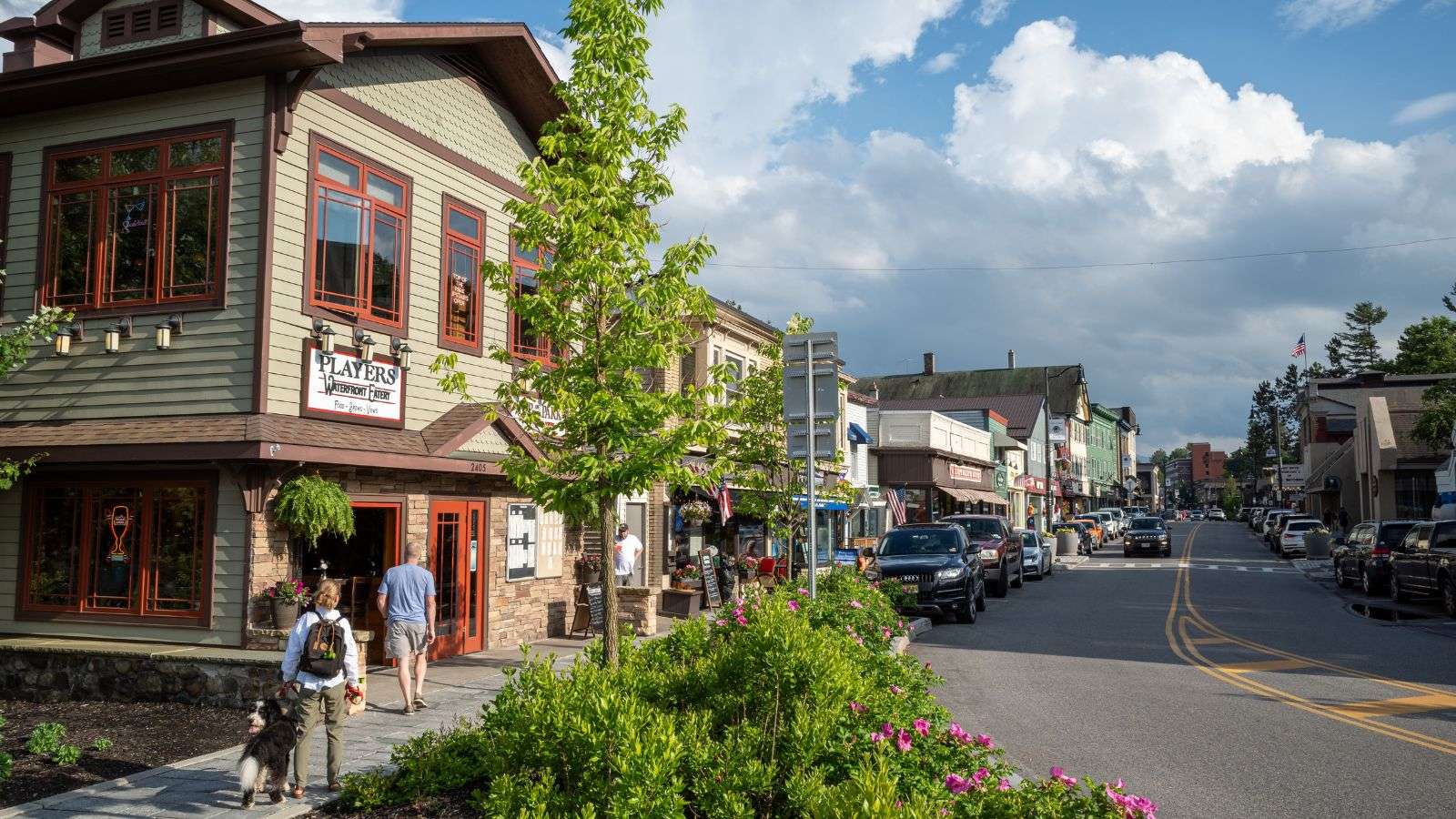 12 Hidden Lake Towns in the U.S. That Feel Like Secret Summer Escapes