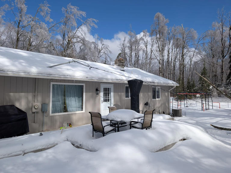 Up North residents hit by ice storm endure cold, power outages: 'How are we gonna manage?'