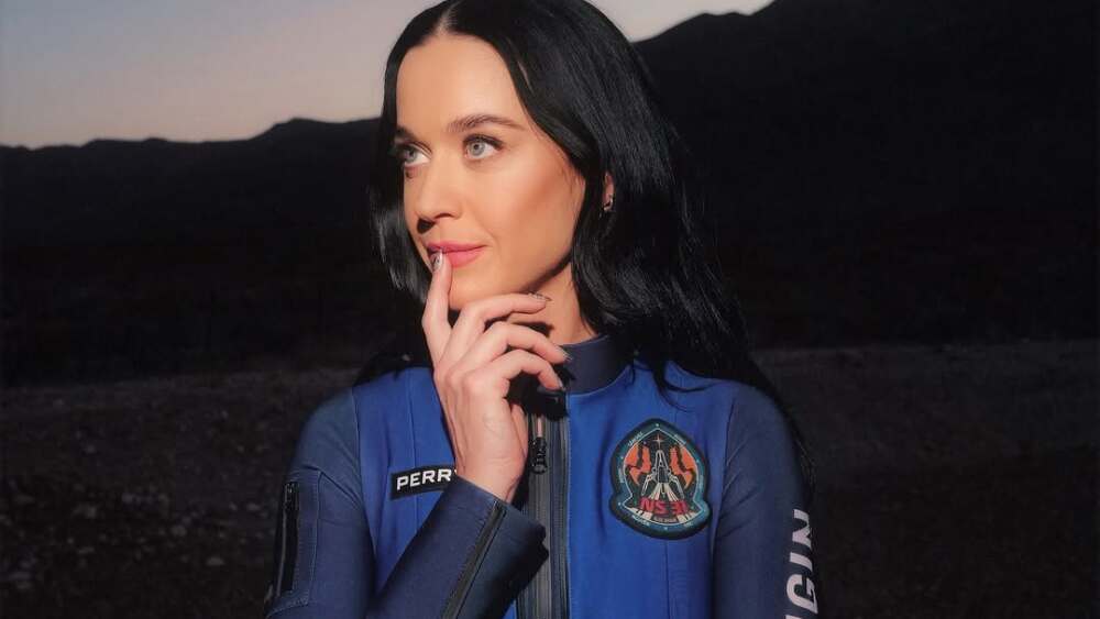 ¡Katy Perry regresa del espacio gracias a Blue Origin y promete una ...