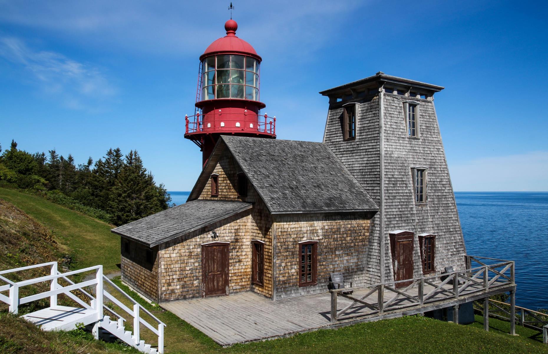 40 'secret' Canadian attractions that tourists don't know about