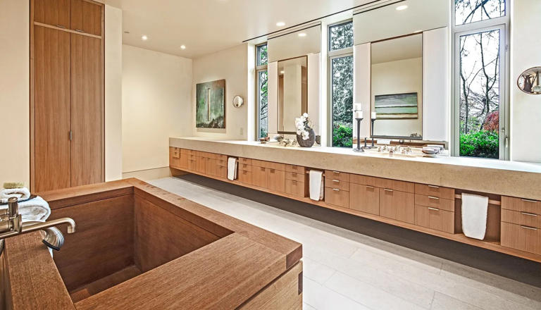 Jeff Bezos sells Seattle home for record $63M after moving to Miami ...