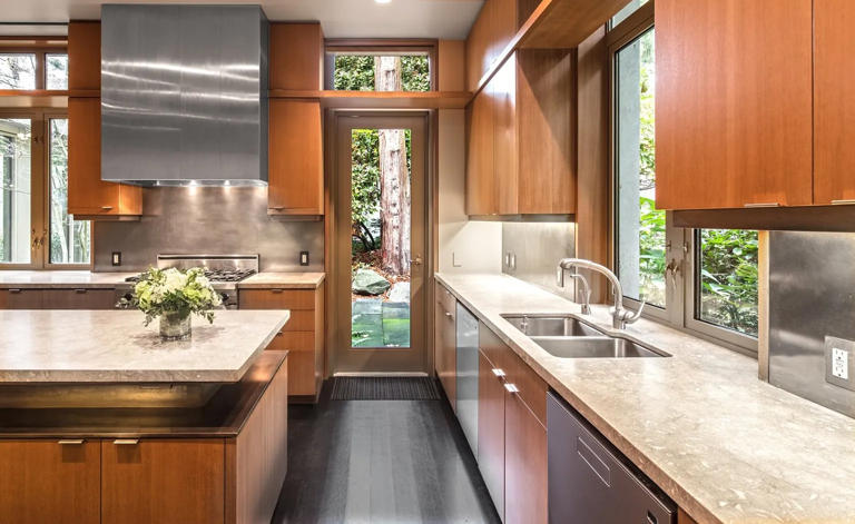 Jeff Bezos sells Seattle home for record $63M after moving to Miami ...