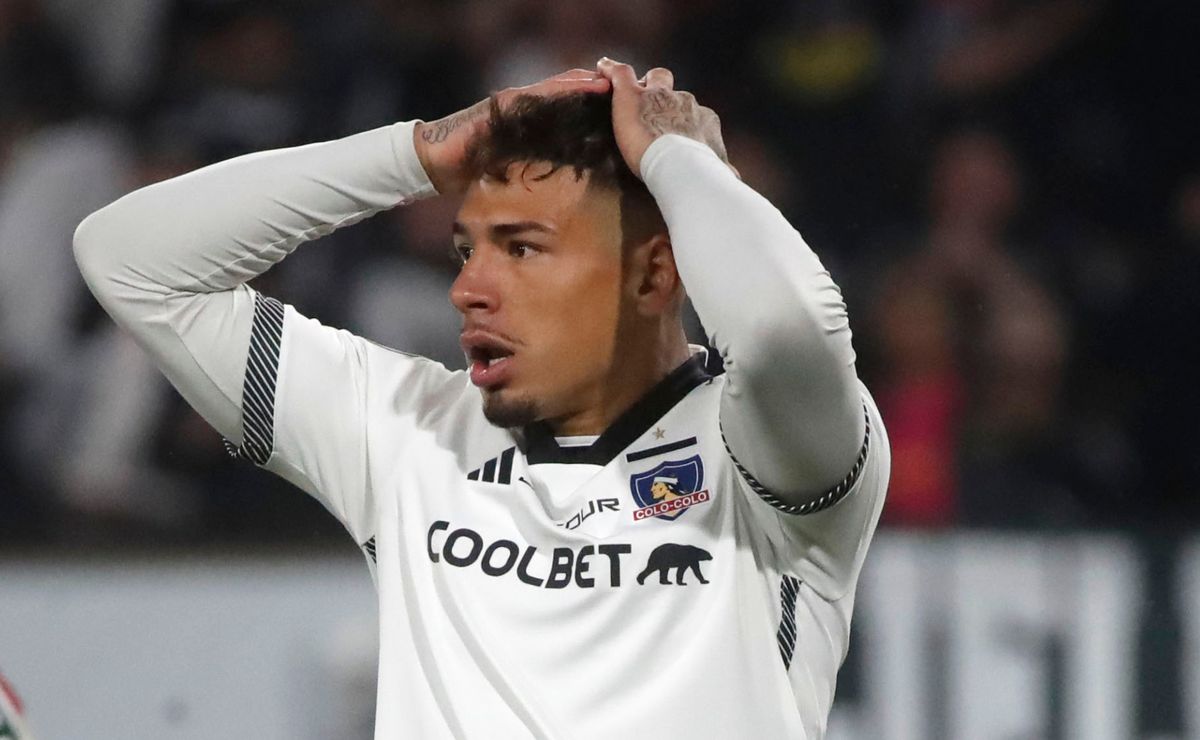 Crack ochentero de Universidad de Chile barre el piso con Alan Saldivia ...