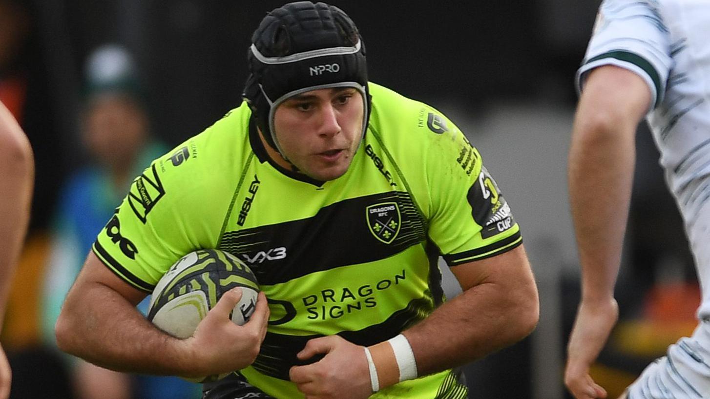 Argentina prop Martinez signs new Dragons deal