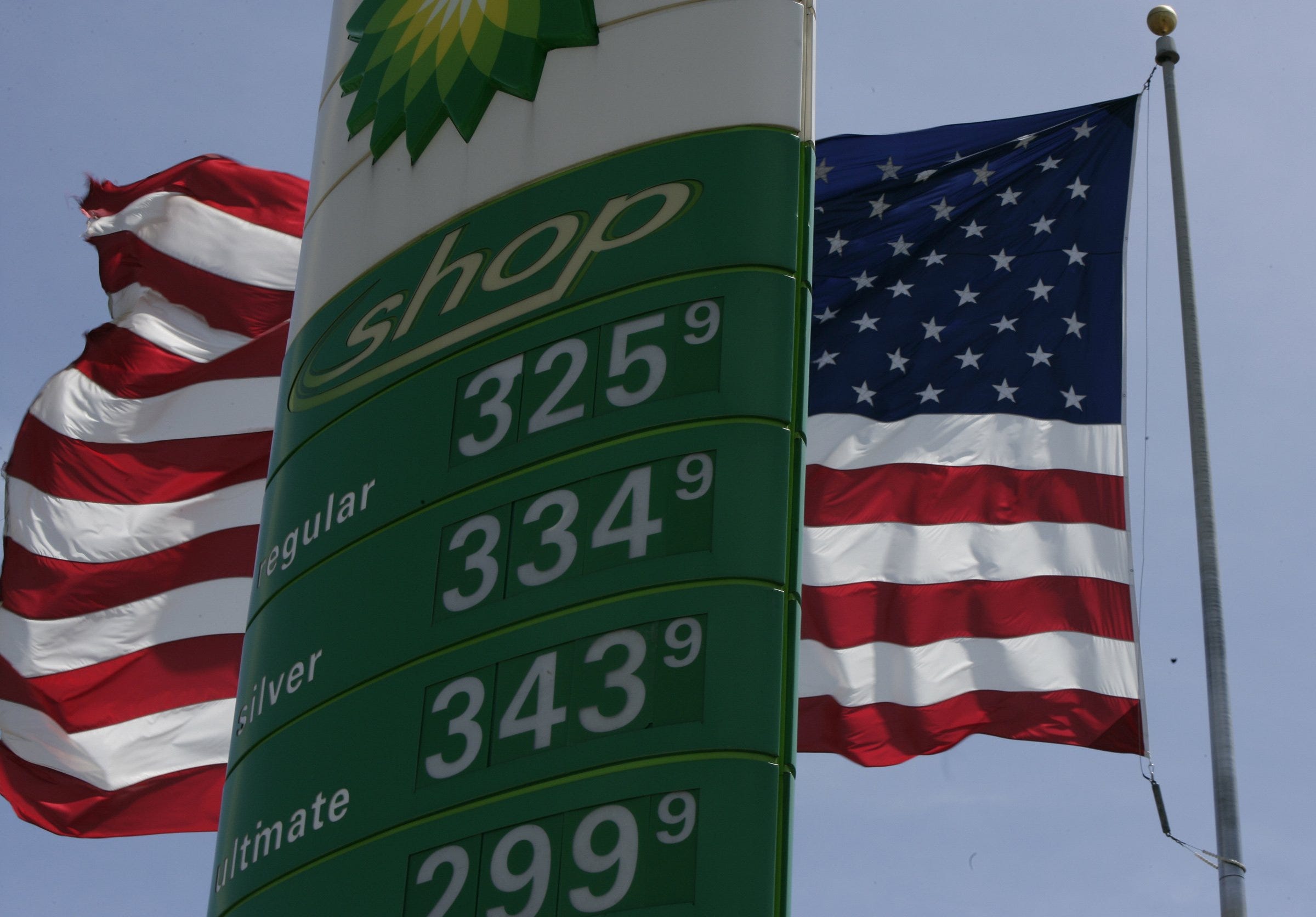 Gas prices in Michigan surge 18 cents a gallon with refinery storm damage