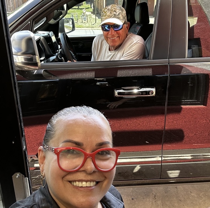 George Strait visits Cotulla Dairy Queen ahead of stadium tour