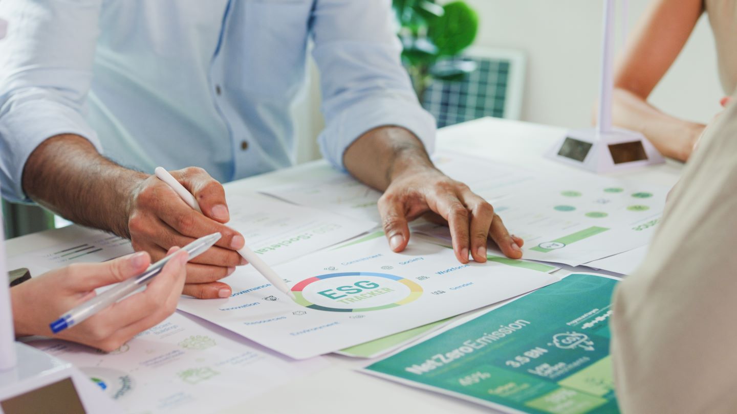 STH Consulting supports Beequip with advanced CO₂ reporting