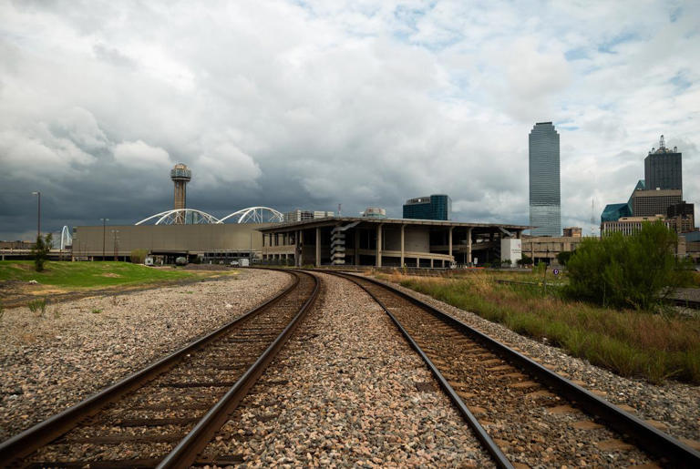 Trump officials cut planning grant for Texas high-speed rail between ...