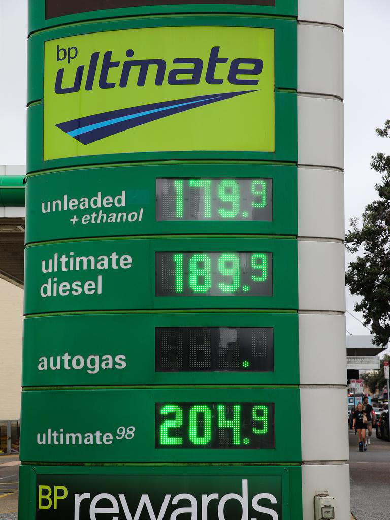 Petrol prices plummet amid tariff turmoil