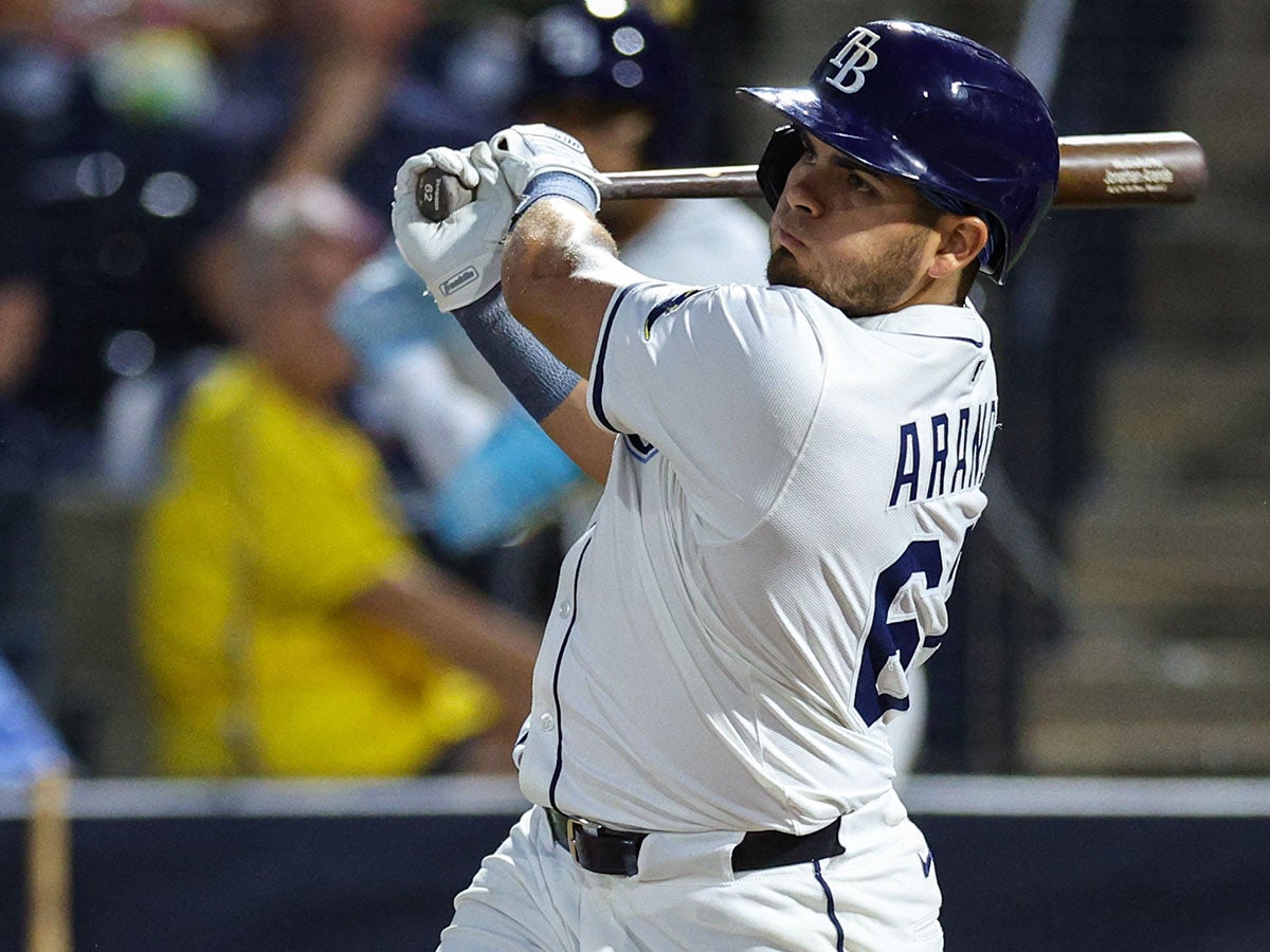 Jonathan Aranda es líder de bateo en Grandes Ligas