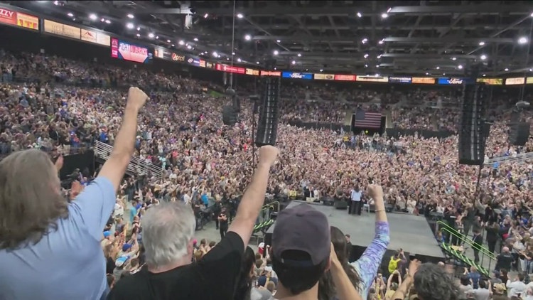 'We are gonna end their greed': Bernie Sanders, Alexandria Ocasio ...