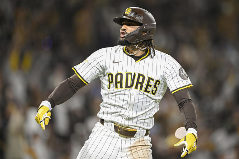 Tatis homers twice as Padres beat Cubs 10-4 to improve to 11-0 at home