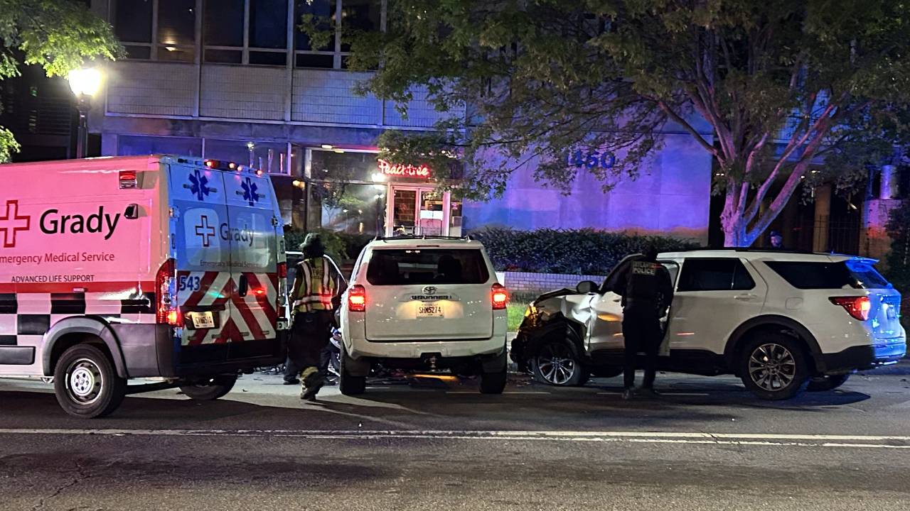 Robbery investigation ends in midtown crash as suspects speed away from ...