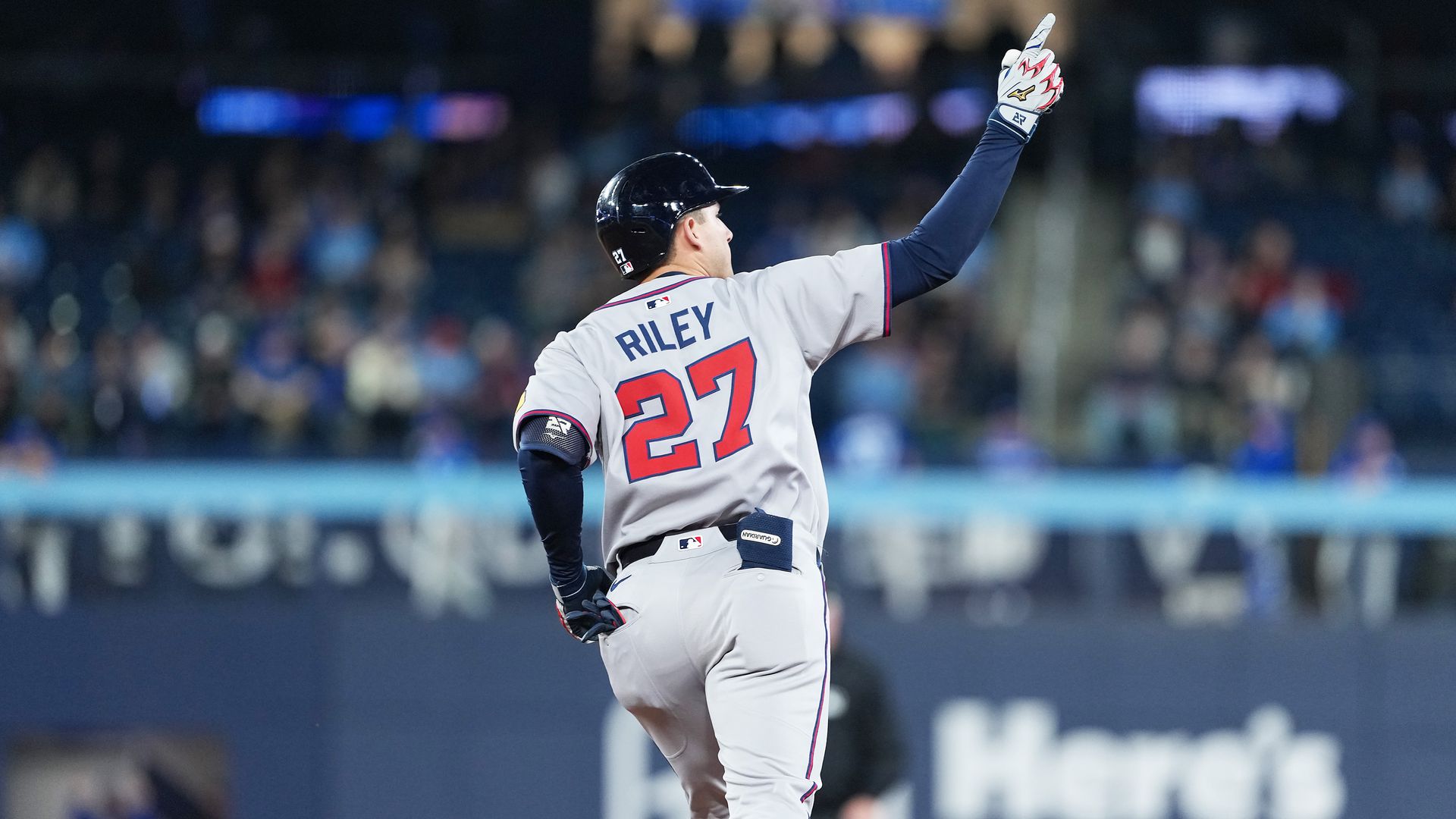 Braves stomp the Blue Jays behind Riley