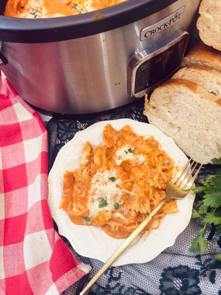 Slow Cooker Pink Sauce Pasta Recipe