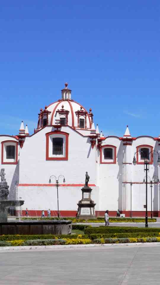 How To Visit CHOLULA from PUEBLA in MEXICO (largest pyramid in the world)