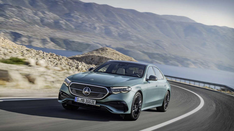 Top 10 All-Wheel Drive Sedans for All-Weather Confidence in 2025