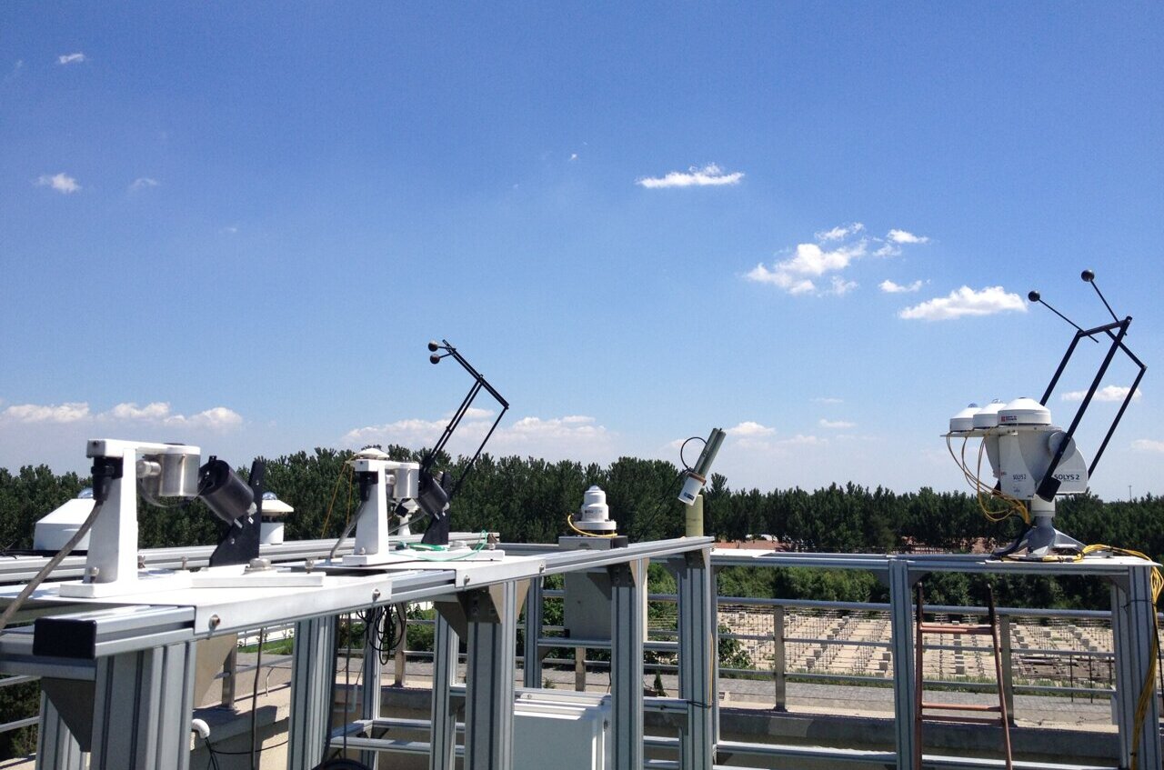 Amount of sunlight reaching Earth's surface varies over decades ...