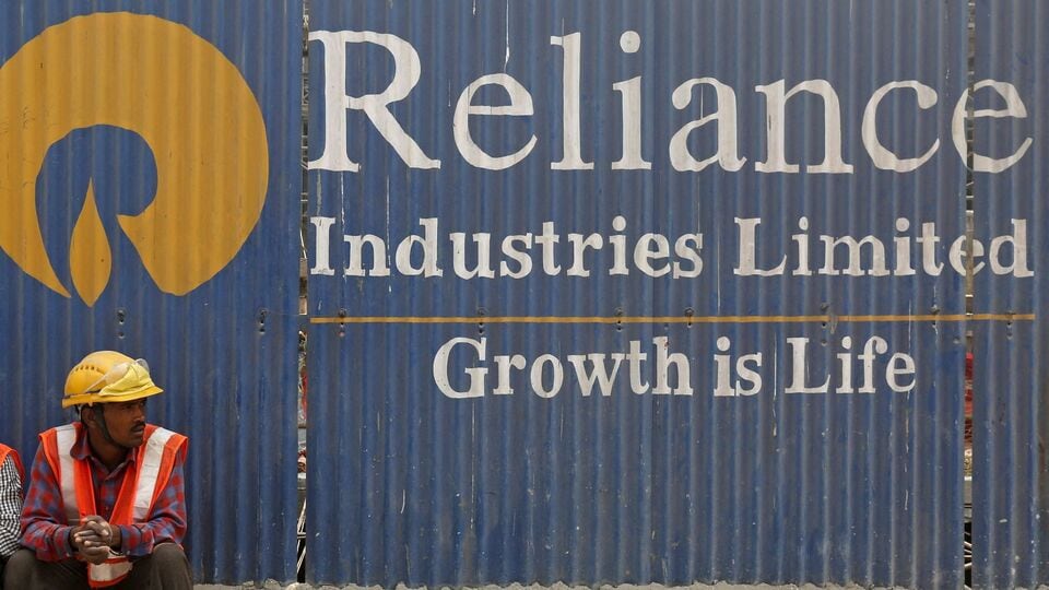 Reliance share price rises 3% supporting the gains for the indices. Do ...