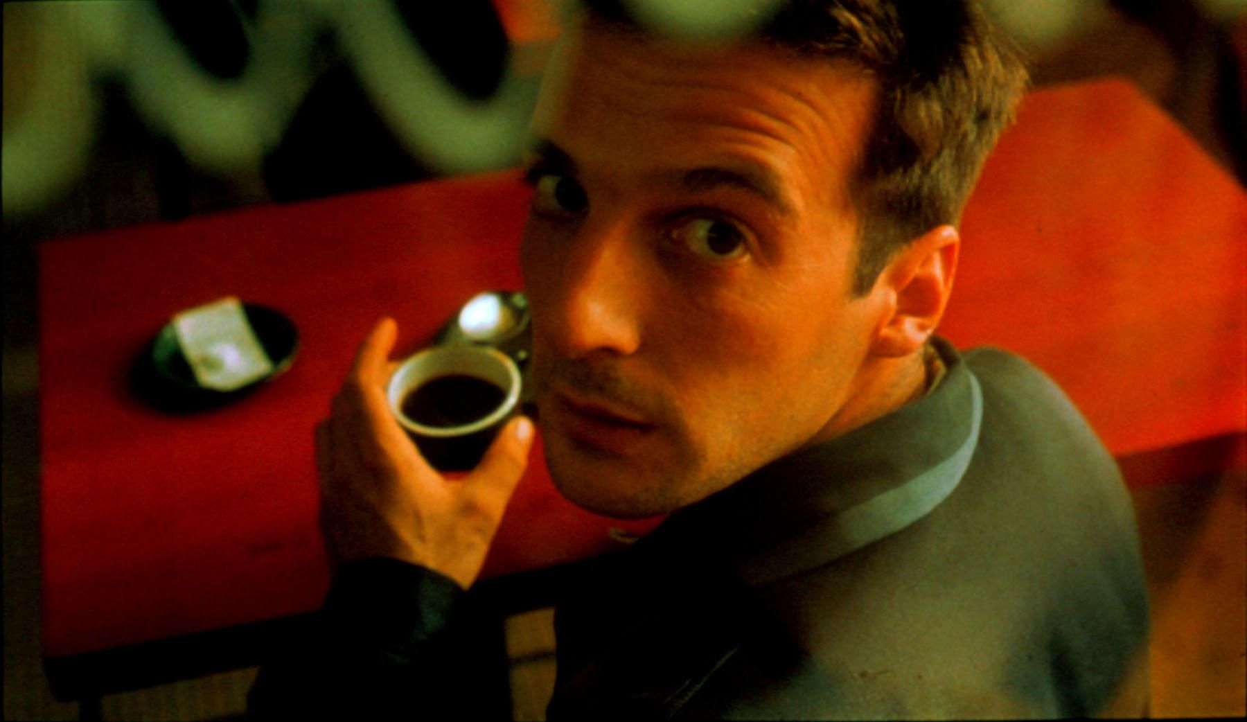 Cosas raras que pasan en una librería (IV): osmosis de café