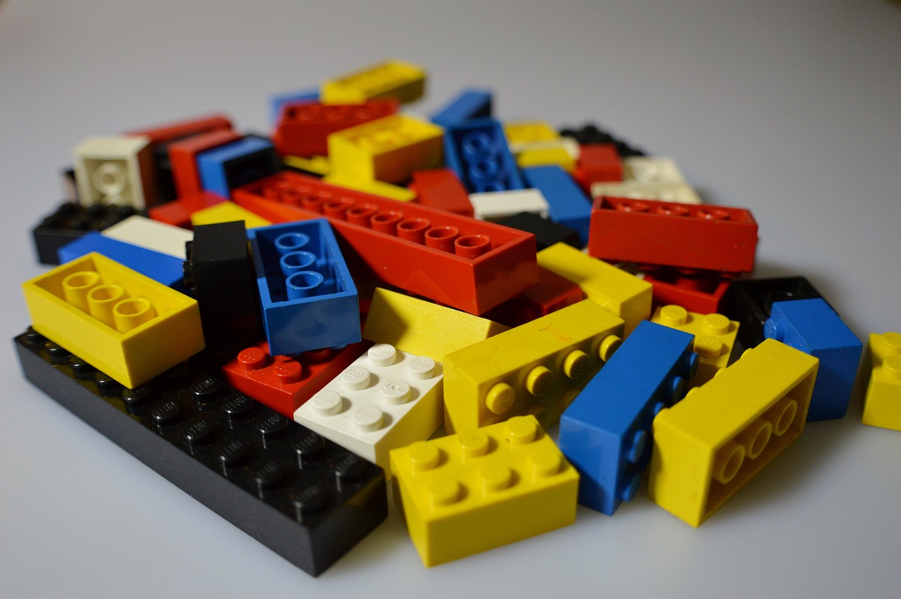 Lego’s next big experiment: bricks that respond to play