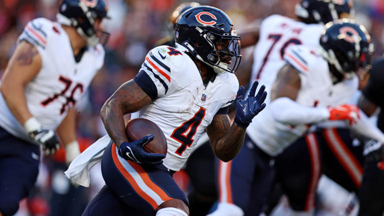 Bears Predicted to Trade RB D'Andre Swift to Land Ashton Jeanty