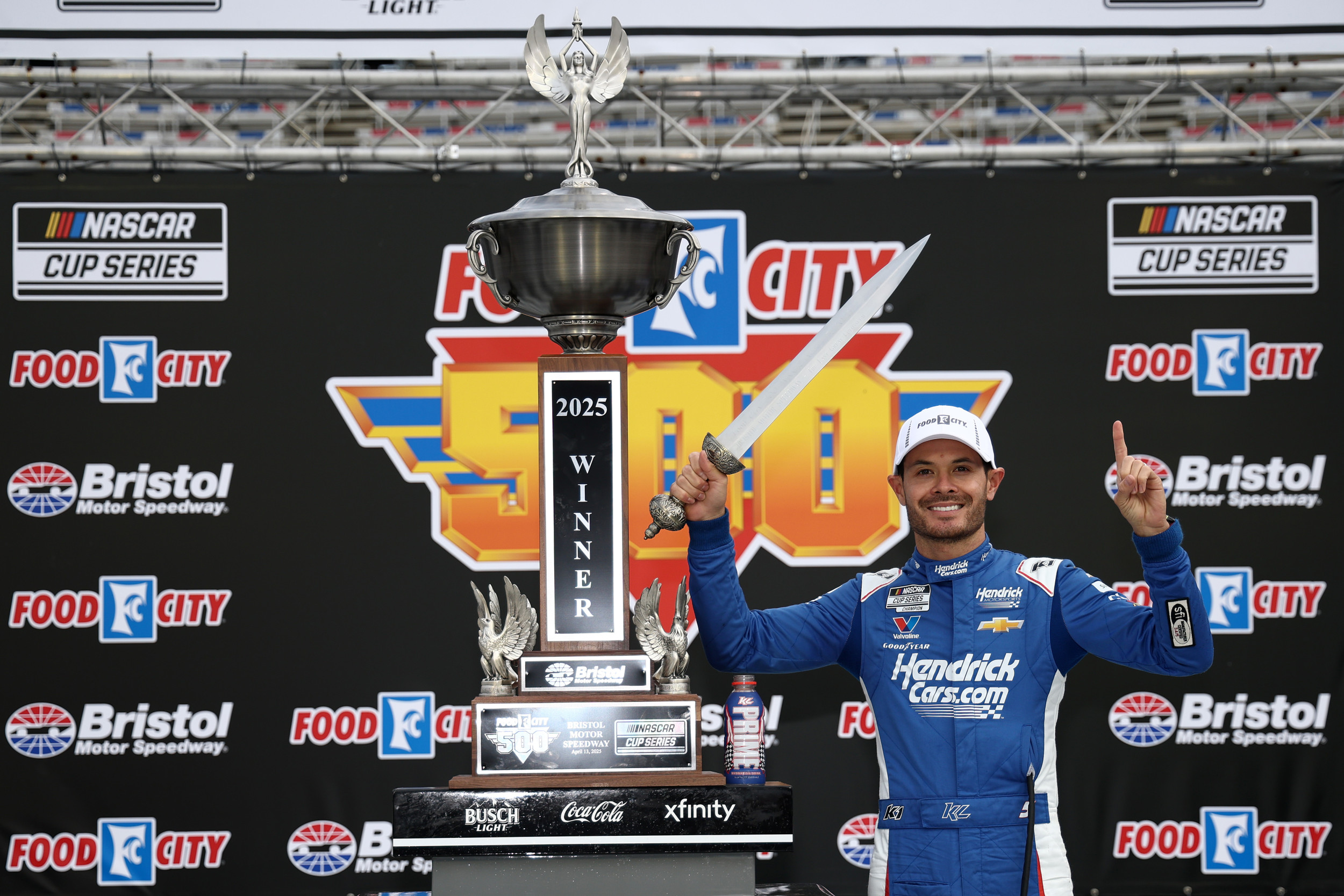 Kyle Larson Takes Dig at Denny Hamlin After Crushing Bristol ...