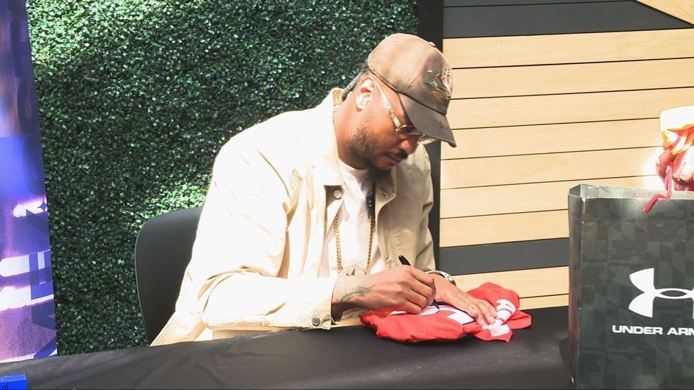 Former NBA, Syracuse University legend Carmelo Anthony greets fans at ...