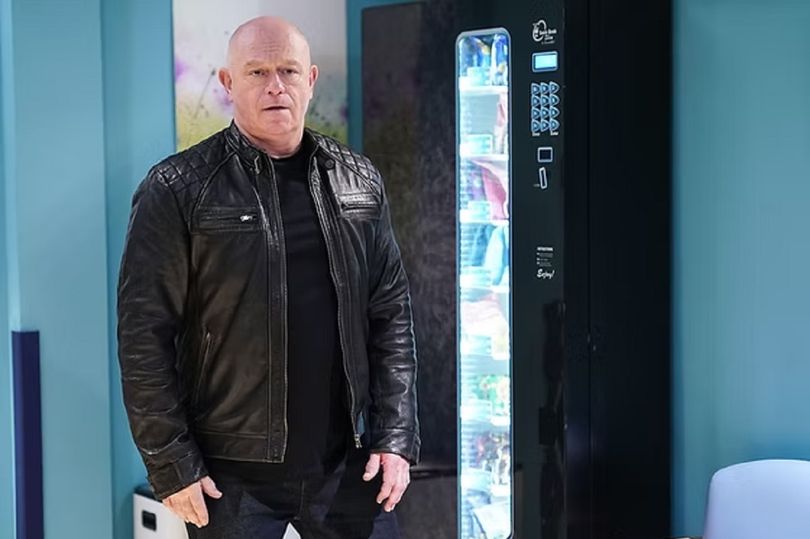 EastEnders legend Ross Kemp pays tribute to onscreen brother Steve ...