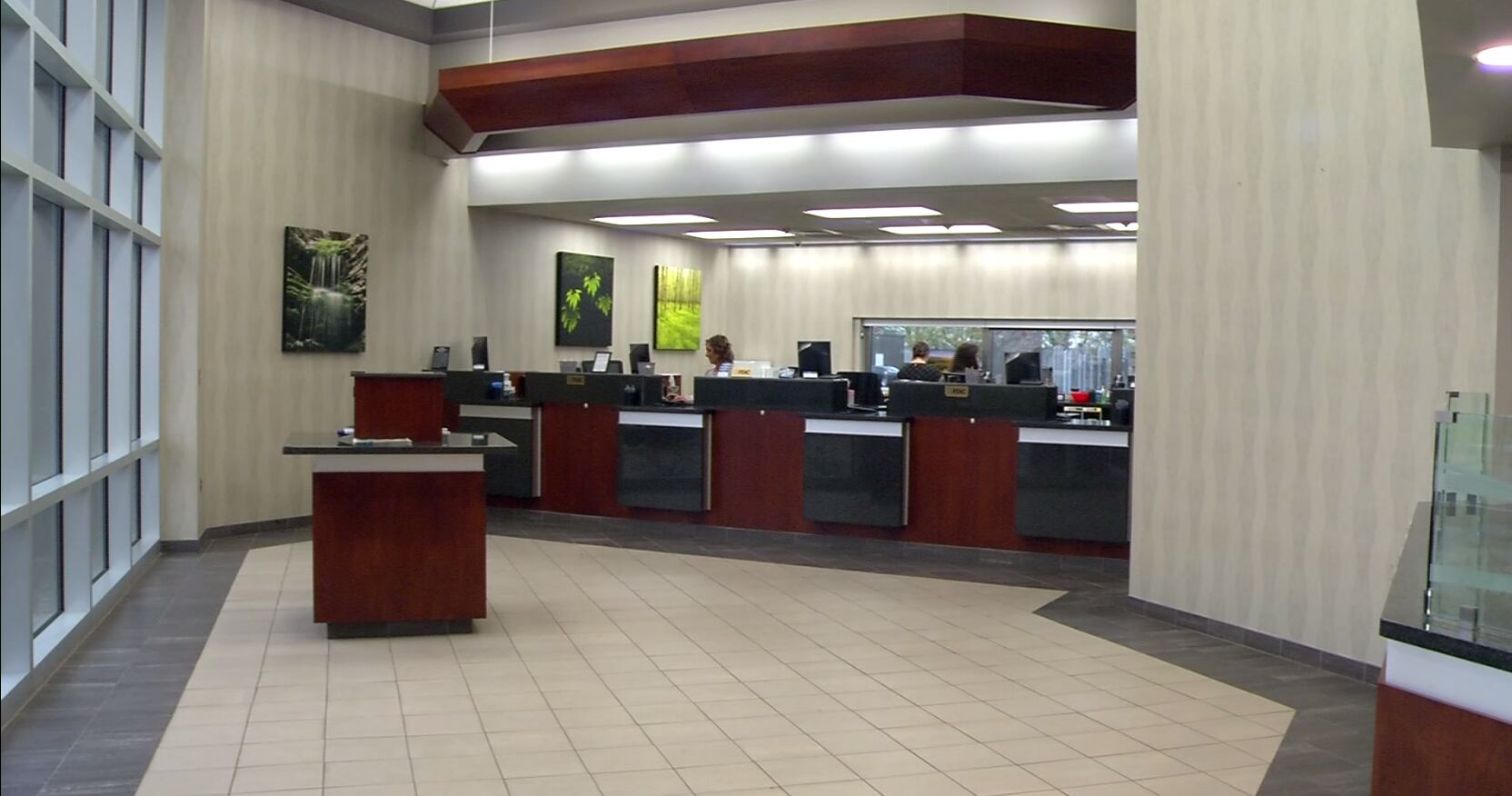 On Your Side: Ozarks bank teller helps family block scammer from ...