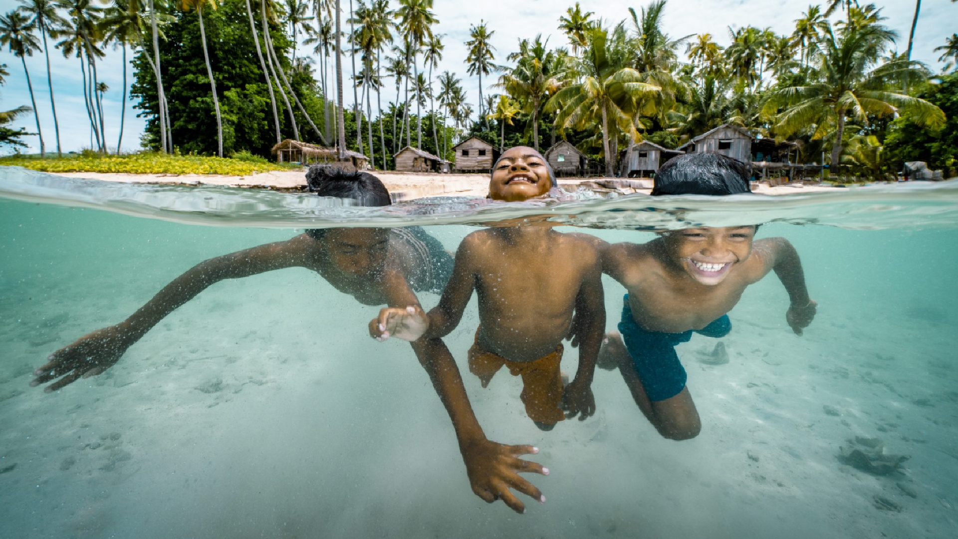 Sea nomads of the Bajau tribe have genetic traits that astonish scientists