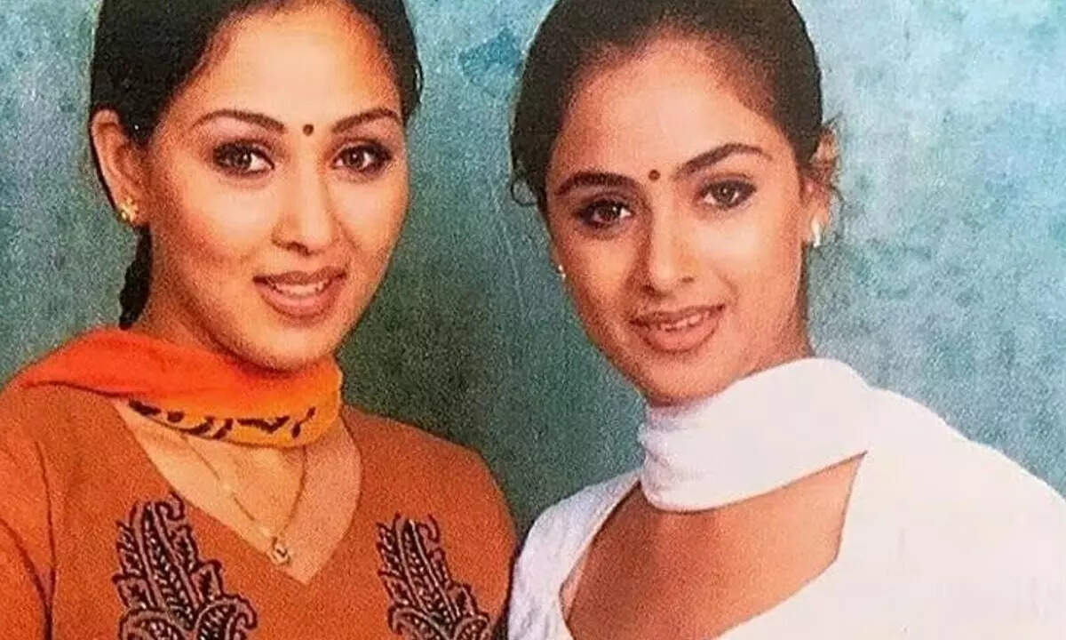 Simran pays heartfelt tribute to late sister Monal on her 23rd death ...