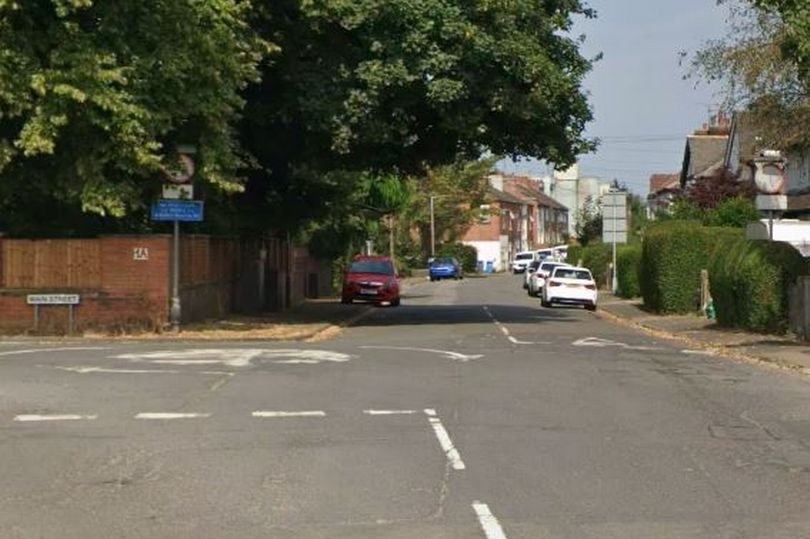 Police search as 2 targeted in terrifying Long Eaton street robbery