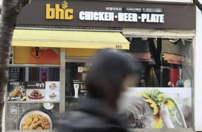 “매출 차이 100억 미만, 따라잡겠다”…‘치킨왕’ 자리 놓고 경쟁 치열