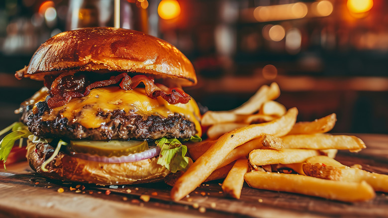 10 Red Flags At A Burger Joint That Should Send You Running