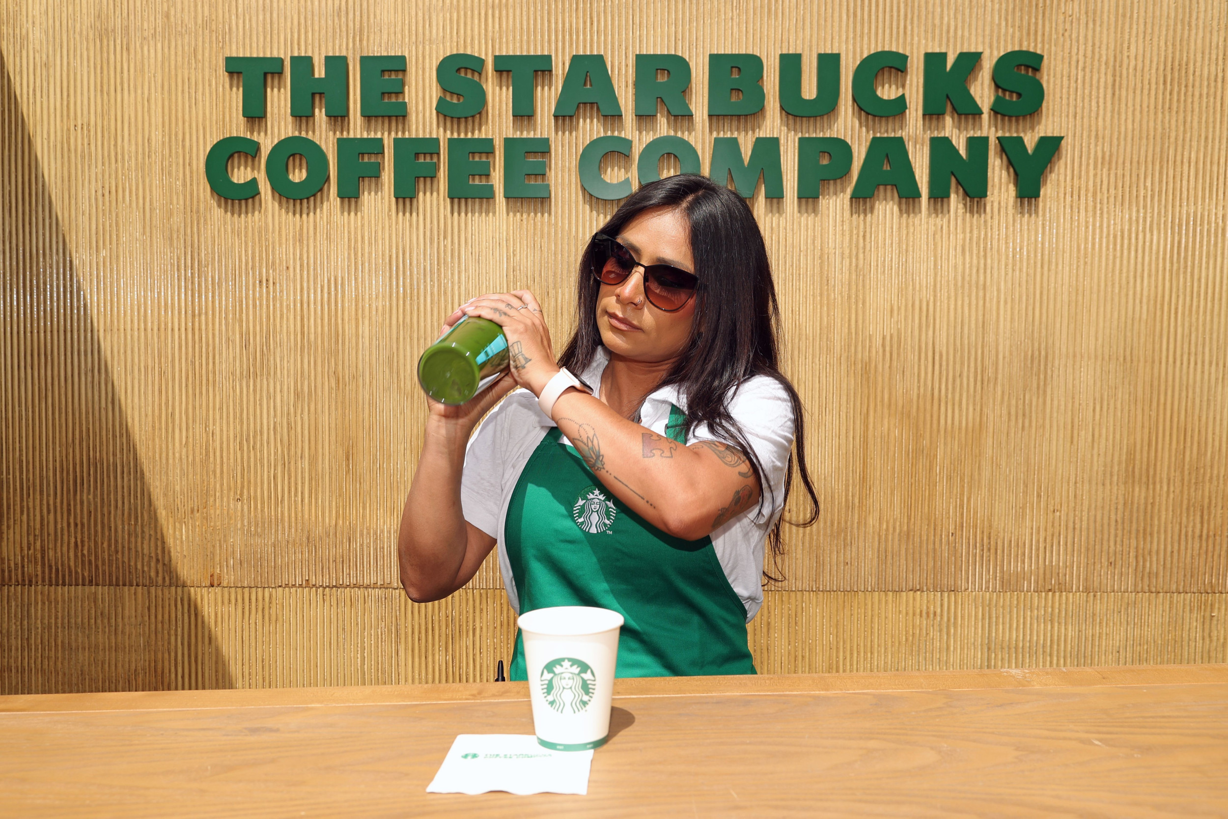 Starbucks Announces Dress Code Change